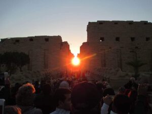Solstizio d’inverno: il sole si allinea ai templi di Karnak, Hatshepsut ...